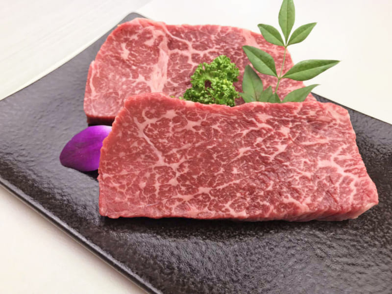 Kobe Beef, Ohmi Beef, Ozaki Beef? A Guide to The Best Wagyu Ever | Food ...