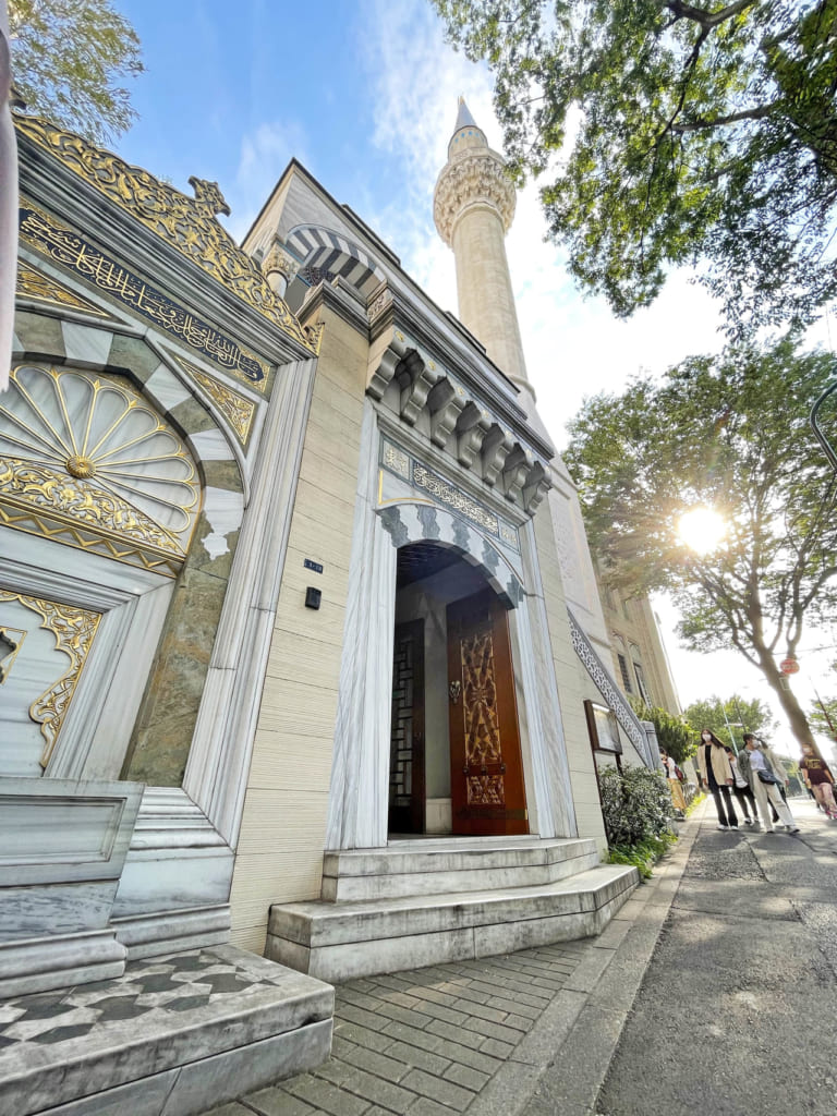 Tokyo Camii Mosque & Turkish Cultural Center With Halal Mart! | Food ...